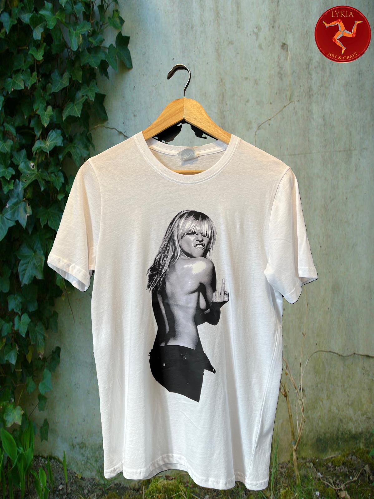 Heidi Klum Rebel Pose T-shirt Iconic Fashion Statement Bold Graphic Tee ...