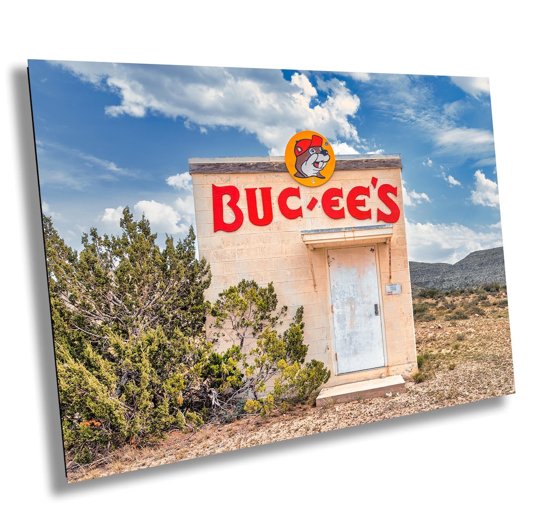 Buc-ee's Art Installation: World's Smallest Bucees, Humorous West Texas ...