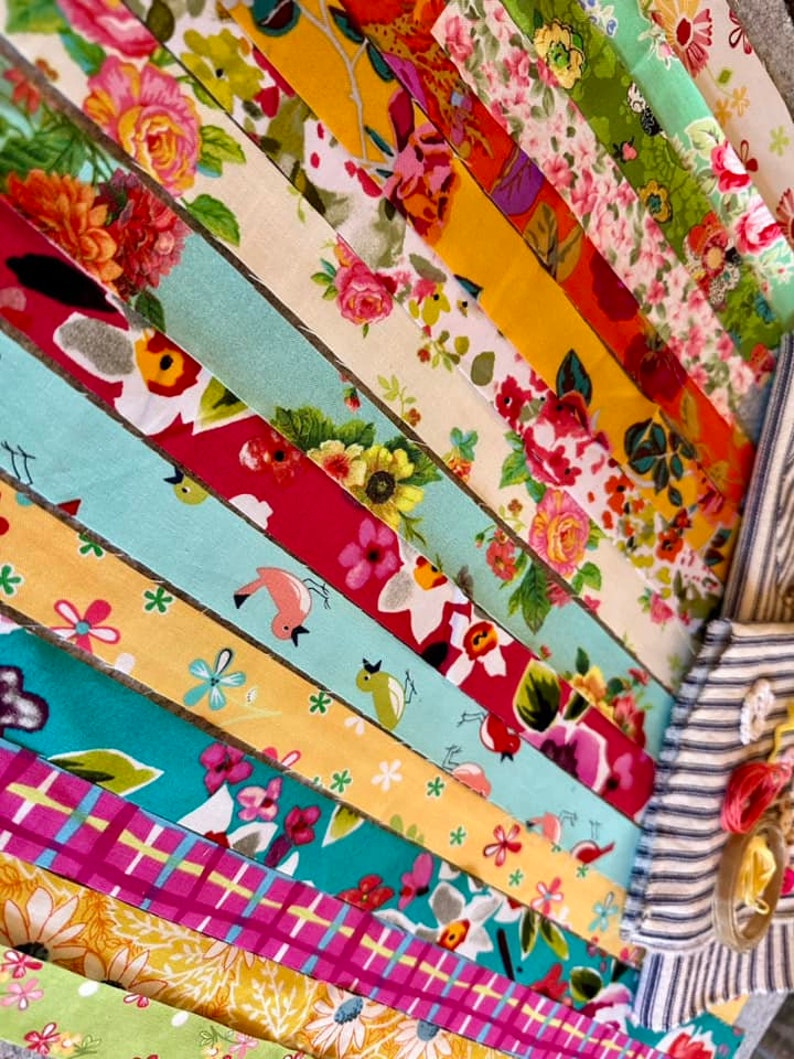 Bright Delight Slow Stitching Kit - Fabric Strips, Buttons, Vintage ...