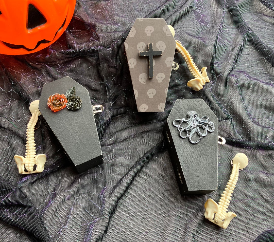 Mini Coffin Decoration / Trinket Box / Spine Keychain - Etsy