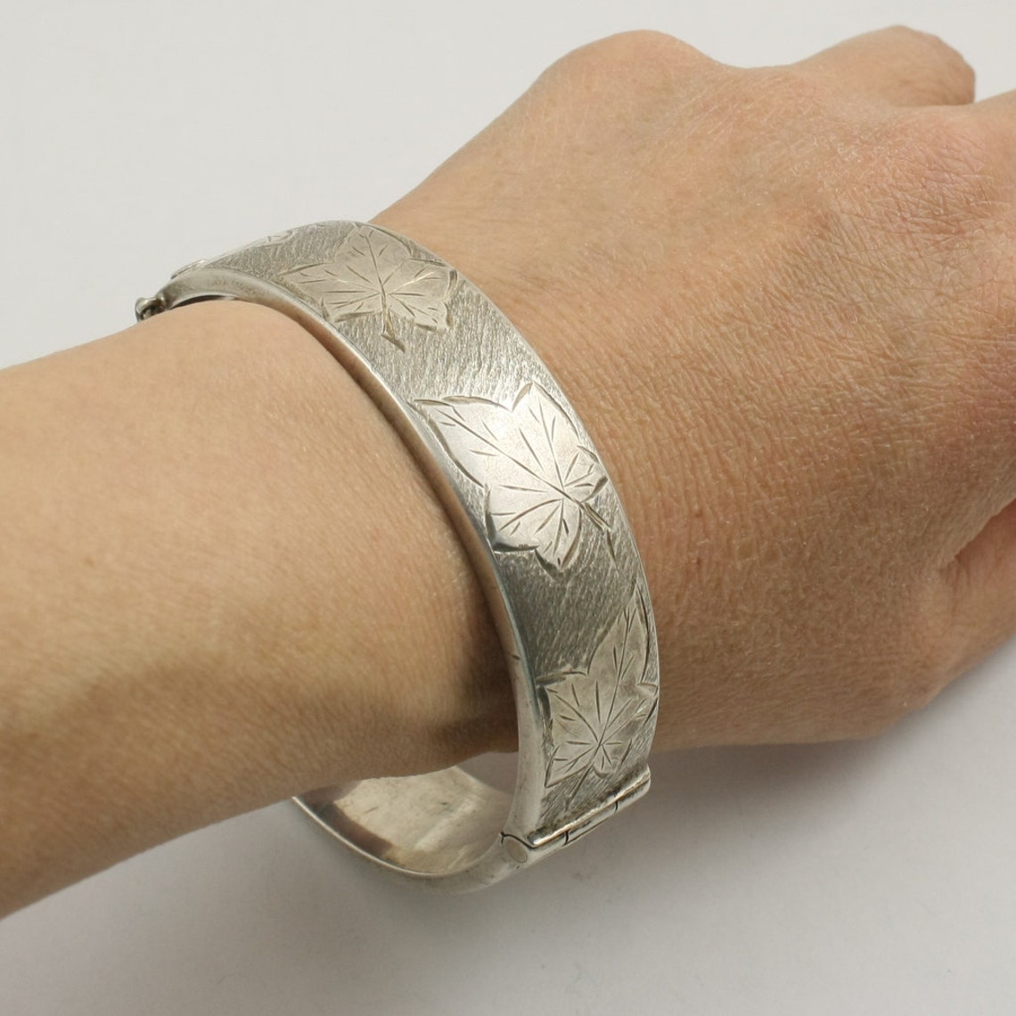 Vintage Sterling Silver Hinged Bangle Bracelet: English Hallmarked ...