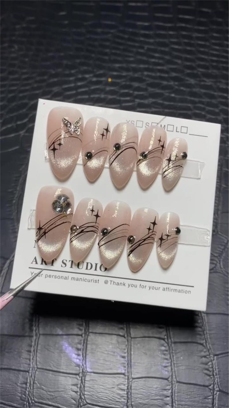 New Arrival Handmade Wearable Nails, Almond Shape, Cat Eye Effect ...