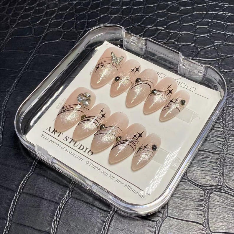 New Arrival Handmade Wearable Nails, Almond Shape, Cat Eye Effect ...