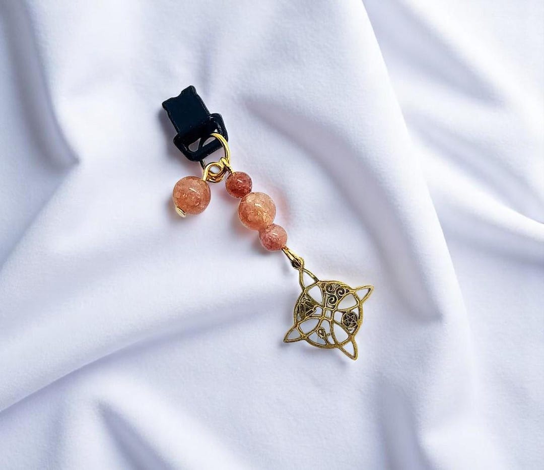 Celtic Trinity Knot Gemstone Beaded Dust Plug Charm, USBC Charm, iPhone ...