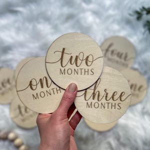 Wooden Baby Milestone Cards, Laser Engraved Monthly Photo Props - Etsy