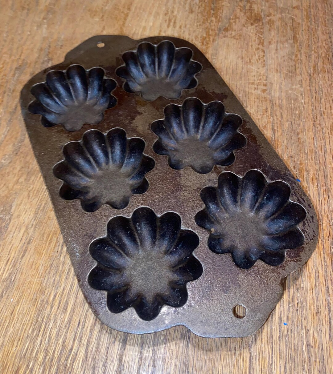 Vintage Cast Iron Turks Head 1 6 Cup Muffin Pan - Etsy