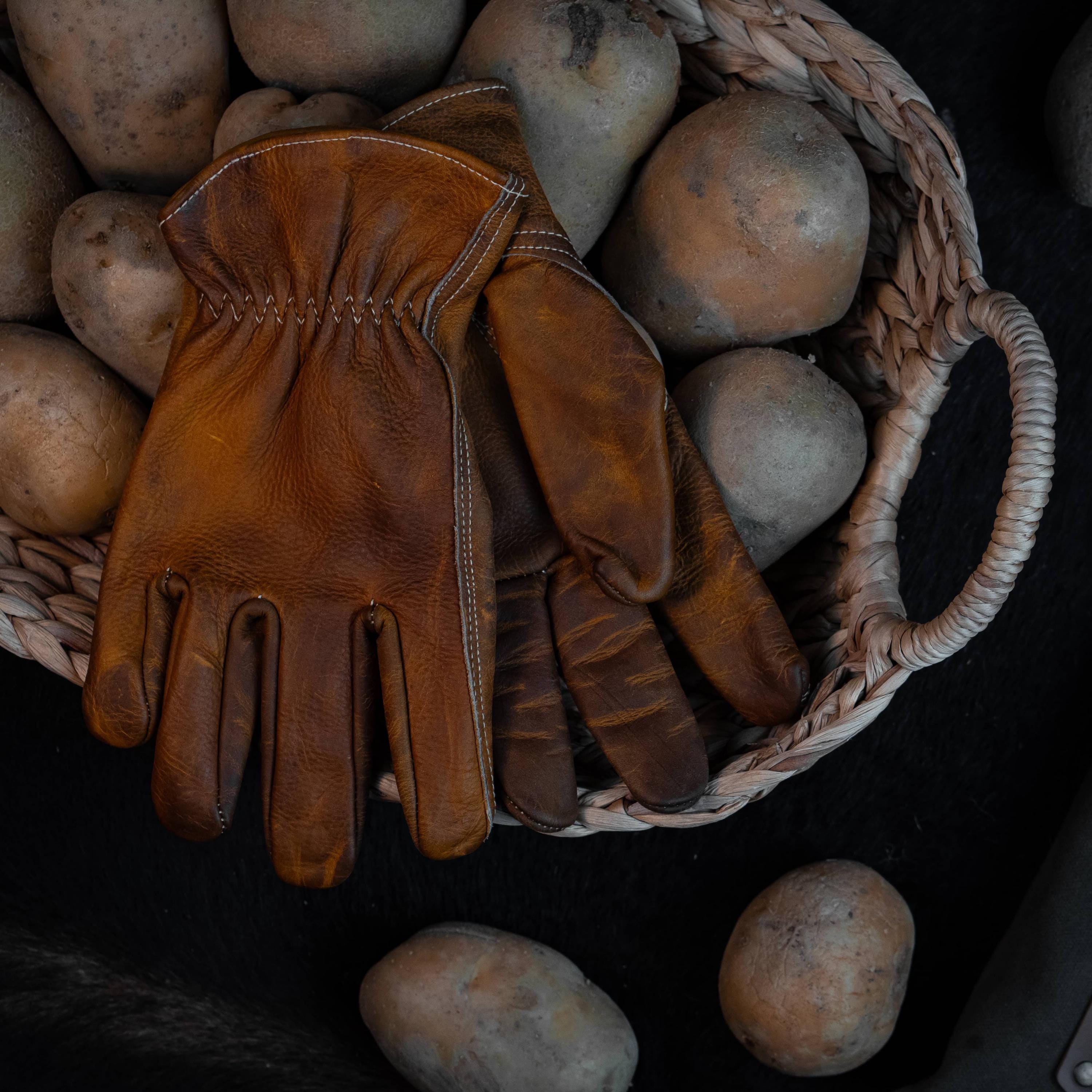 Bushcraft Cowhide Gloves | Handcrafted Fire Resistant Camping ...