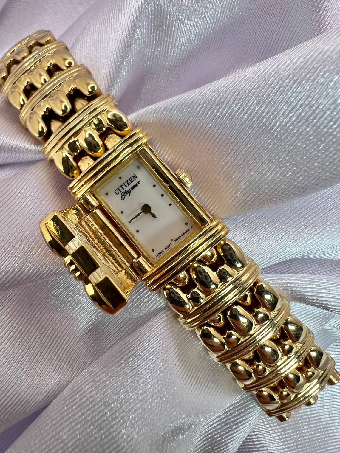 Vintage Women’s Dainty, Peek-a-boo, Citizen Elegance Gold Tone Watch ...