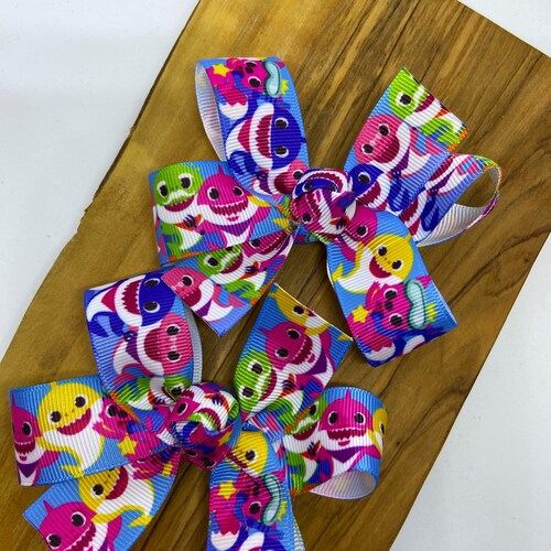 Baby Shark Bow - Etsy
