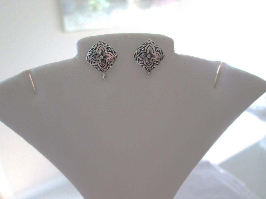 DIAMOND SHAPE !! Sterling Silver Ear Post ~ Ear Studs ~ Stunning Design ...