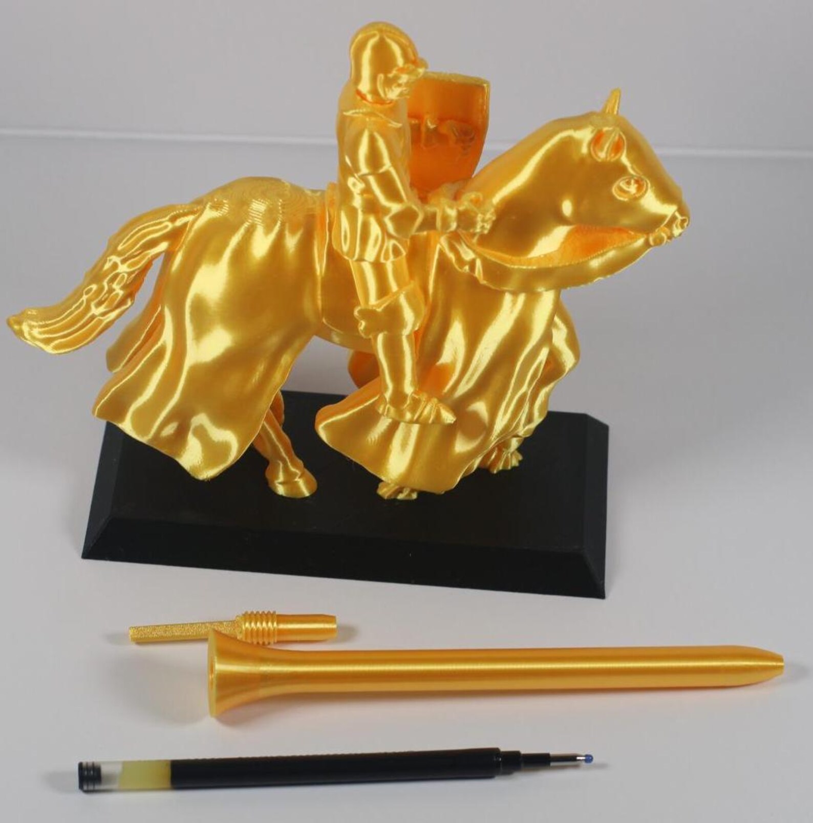 Medieval Knight Pen Holder With Rolling Ball Pen Lance 0.7 Mm Black Ink ...