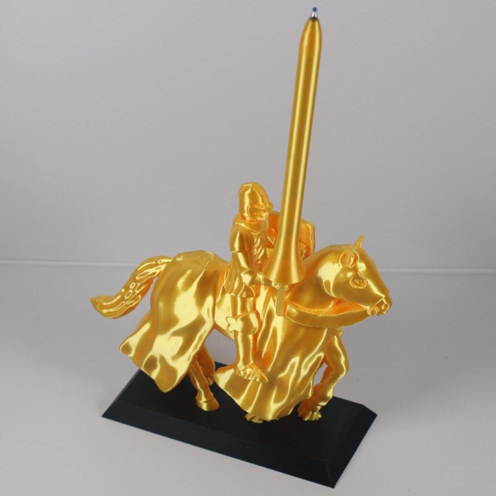 Medieval Knight Pen Holder With Rolling Ball Pen Lance 0.7 Mm Black Ink ...