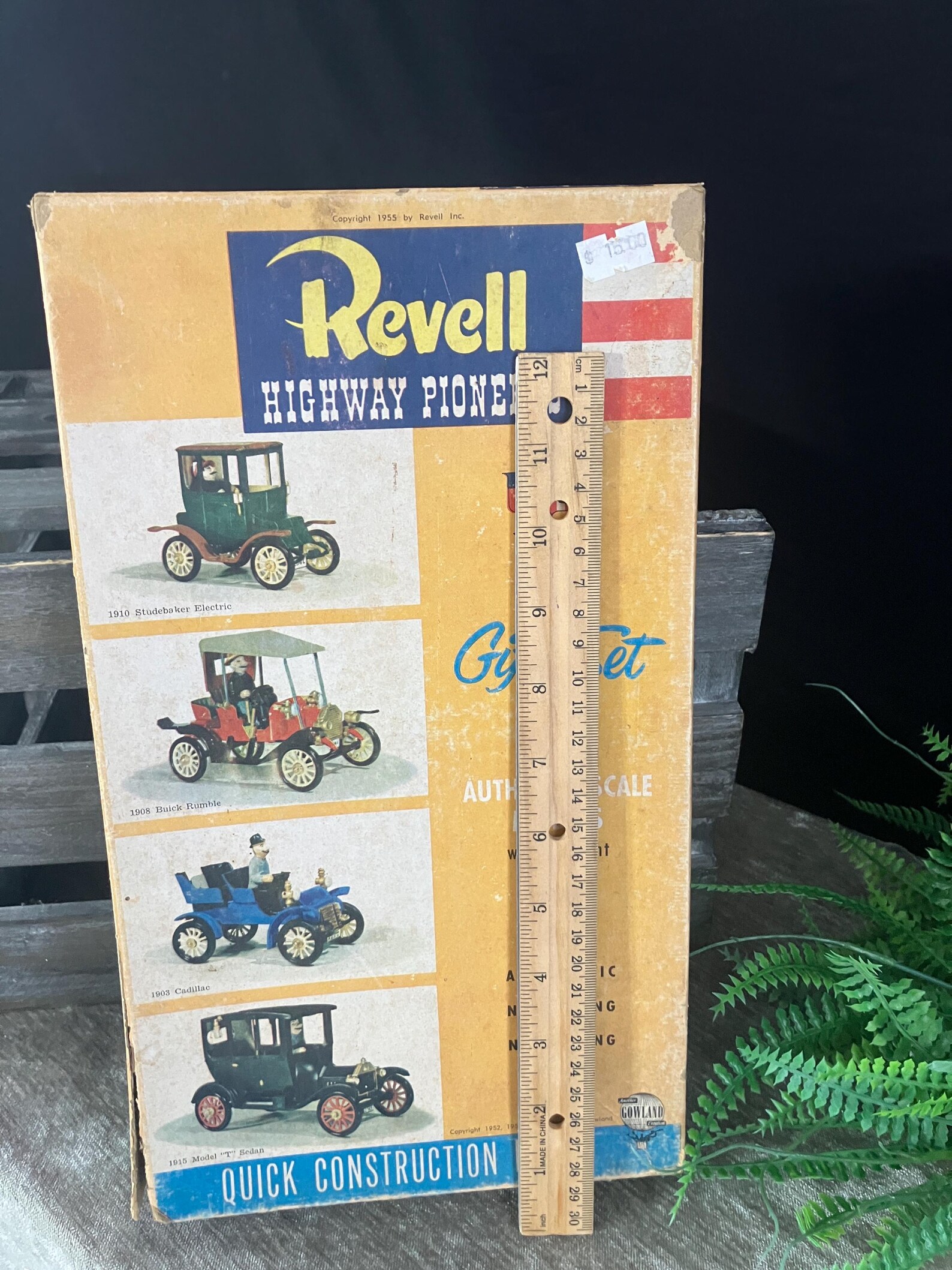 Revell Highway Pioneers 4 Authentic Scale Models Plastic Cars. Us ...