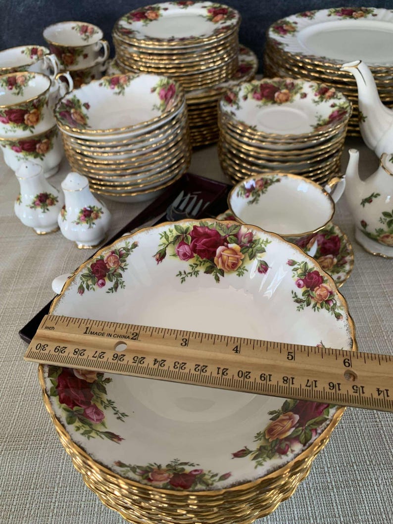 12 Original "england" Place Settings * Royal Albert Old Country Roses ...