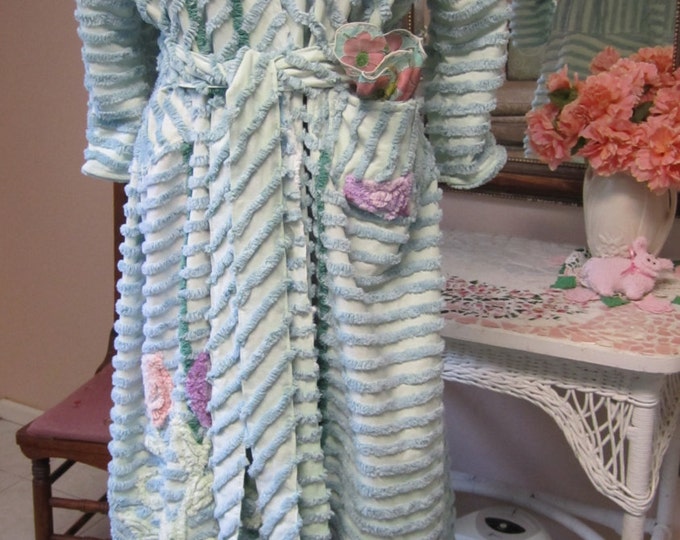 Item 41 Chenille Glamour Girl Bath Robe / Women Retro Vintage Inspired ...