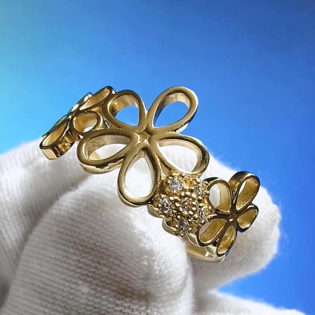 Diamond Flower Ring Round Cut Simulated Diamond Ring 14K Yellow Gold ...
