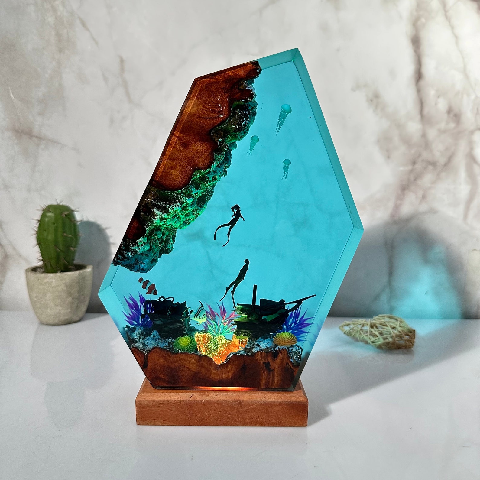 Free Diver Resin Night Light, Desk Ocean Resin Decor, Wooden Resin Art ...