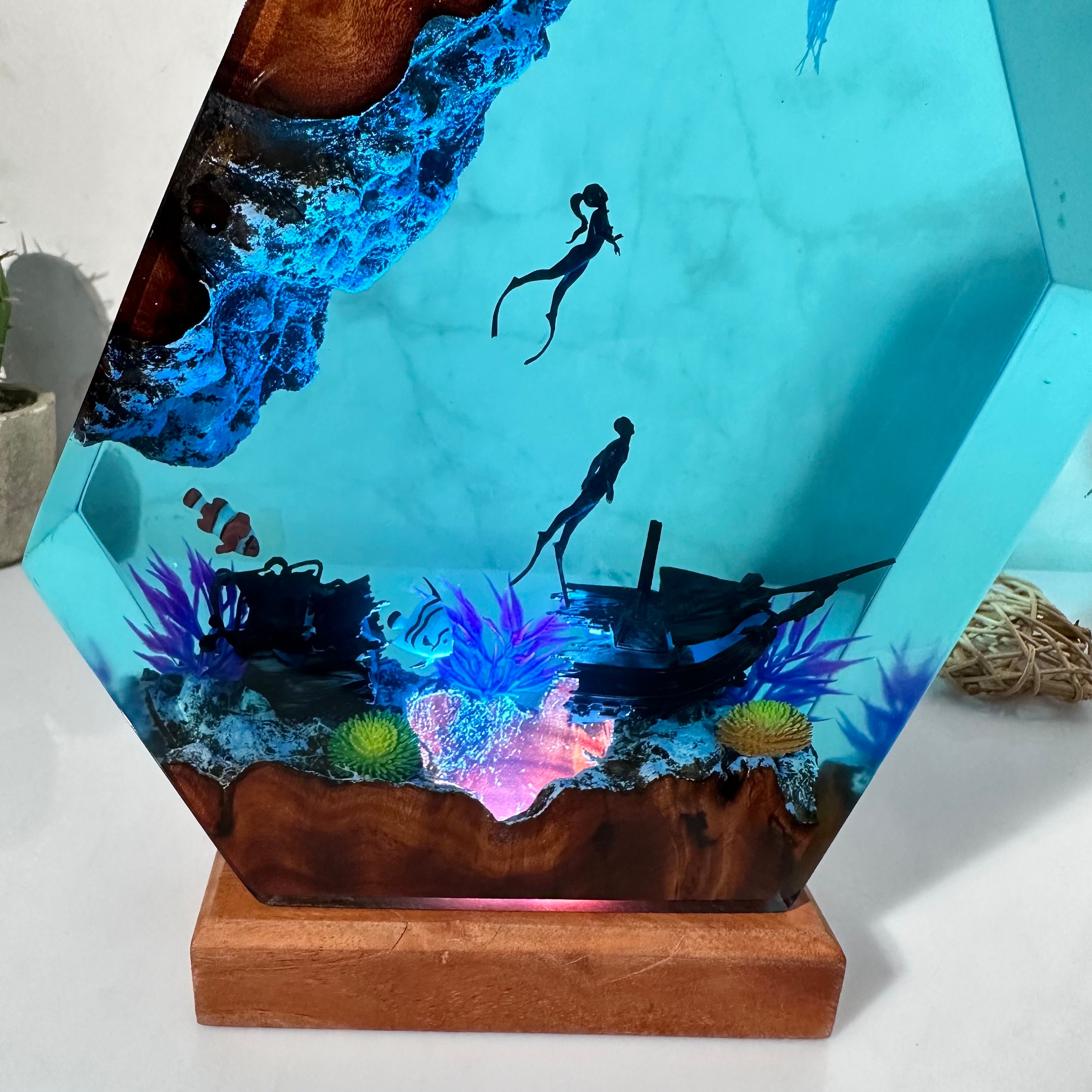 Free Diver Resin Night Light, Desk Ocean Resin Decor, Wooden Resin Art ...