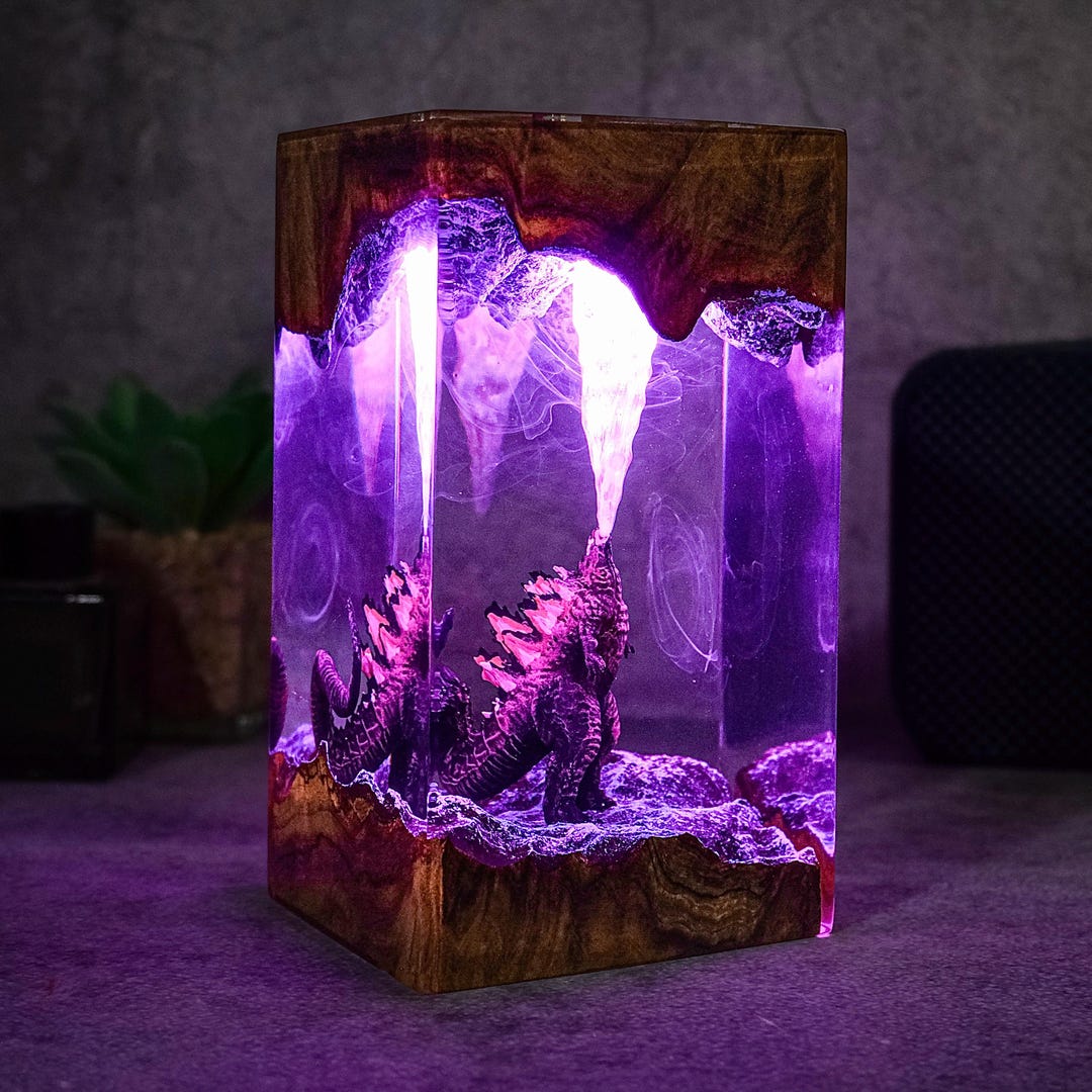 Godzilla Resin Art Lamp, Handmade Decor Gift, Custom Resin Art Lamp ...