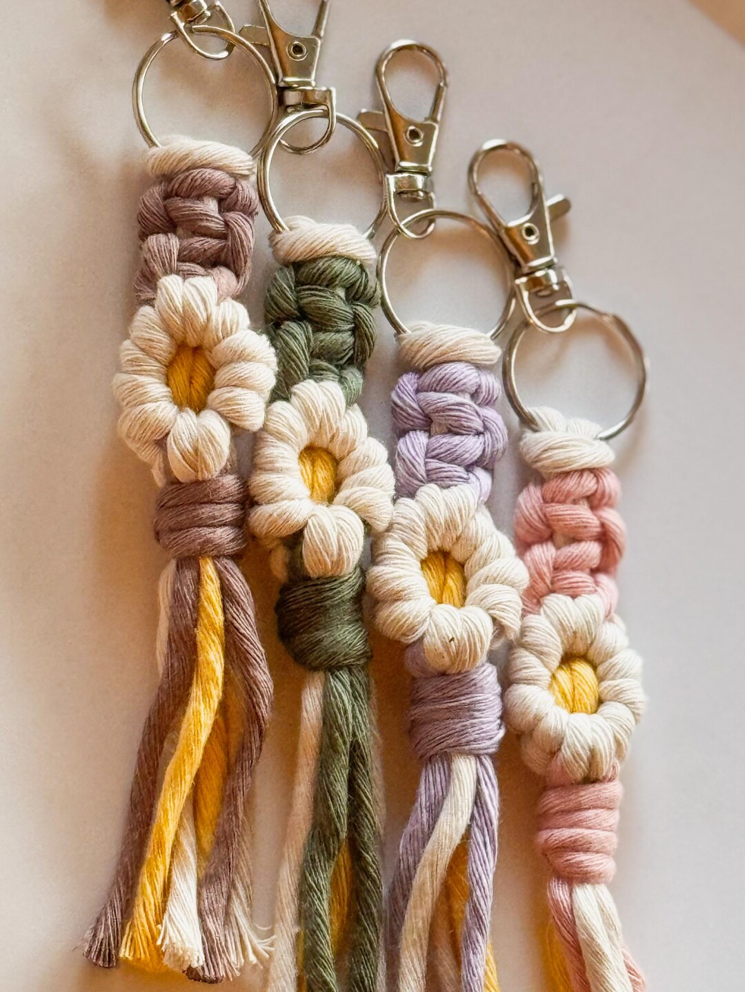 Handmade Daisy Flower Keychain – Boho Bag Charm, Backpack Accessory ...