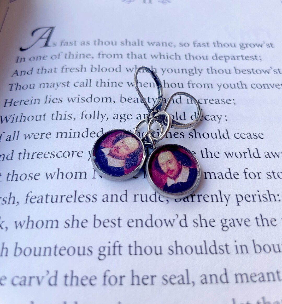 WILLIAM SHAKESPEARE Round Silver Dangle EARRINGS, Book Lover Gift - Etsy