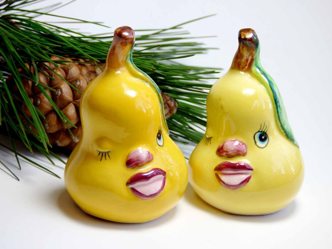 Anthropomorphic Singing & Winking Fruit Pears Salt and Pepper Shakers ...