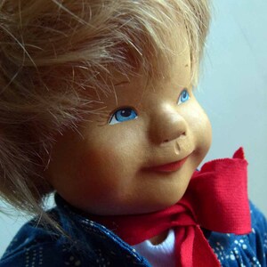 PAUL Hand Carved Wood Krahmer Puppen Kuck in Die Welt Art Doll Limited ...