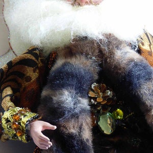 VINTAGE Mark Roberts Christmas Pheasant Feather Opulent Brocade Santa ...