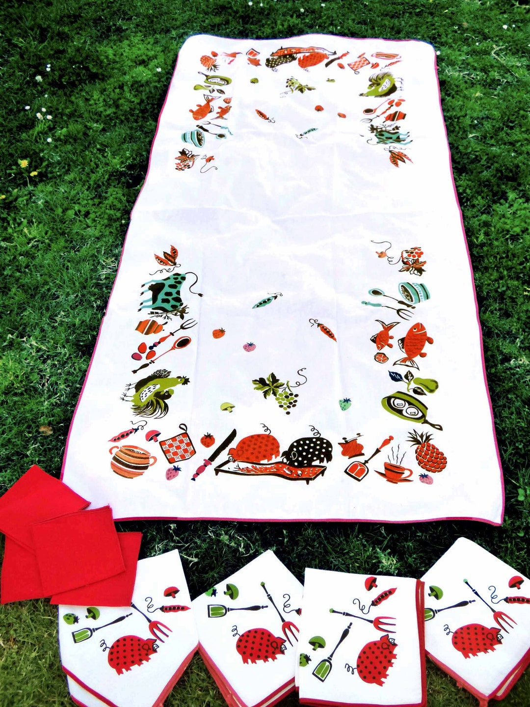 Pigs at a Hog Trough Tablecloth Barbecue Time All the Fixings Veggies ...