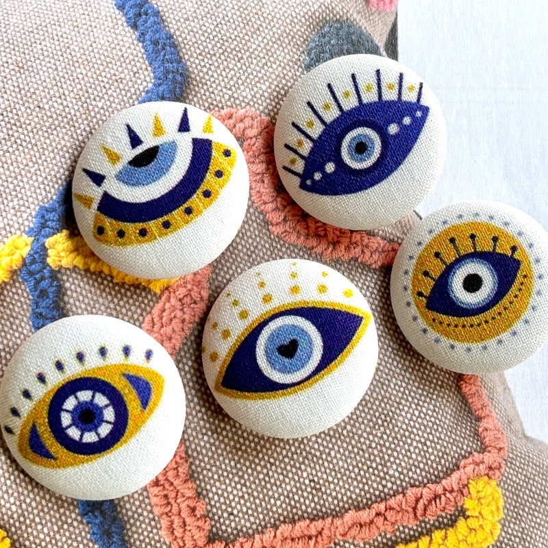 Eye Button - Etsy