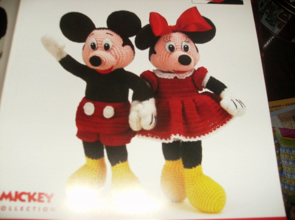 Disney Crochet Pattern Leaflet Mickey and Minnie Dolls Leisure Arts ...
