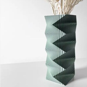 Geometric Wave Vase | Modern Sculptural Flower Holder Contemporary ...