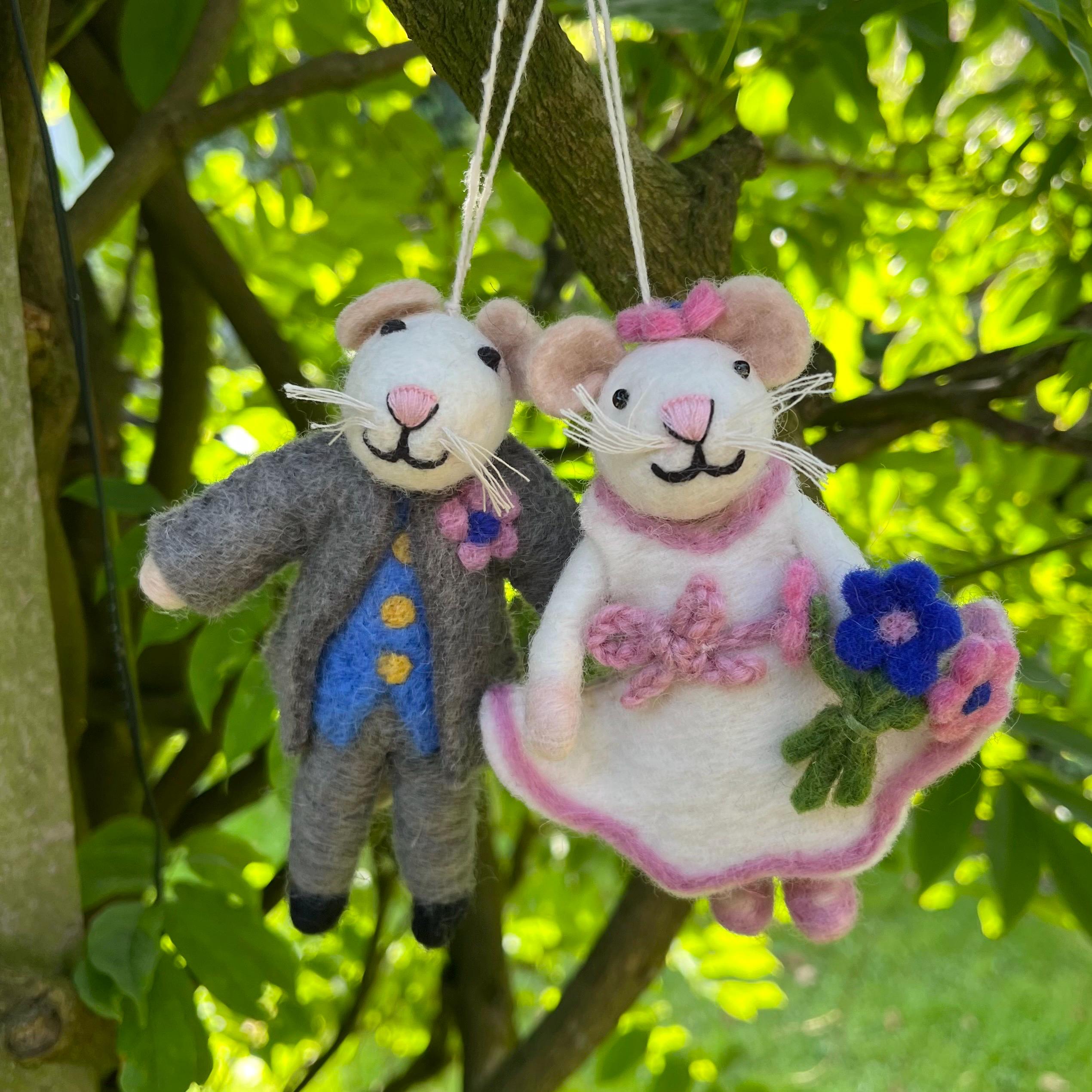 Hand Made Wedding Mice Bride and Groom Gift, Wedding Gift for Bride ...