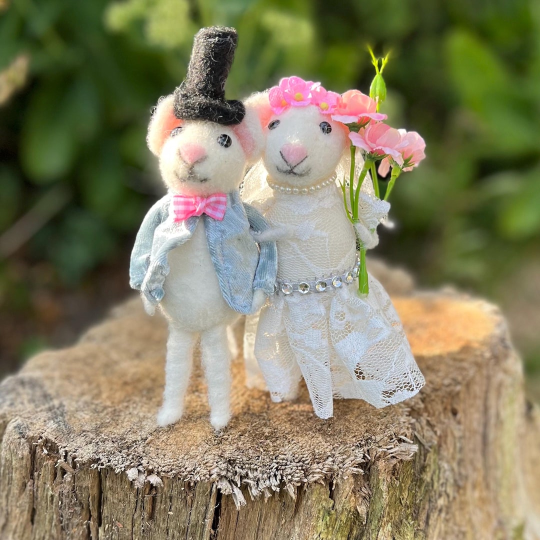 Hand Crafted Bride and Groom Mice Wedding Couple, Wedding Cake Topper ...