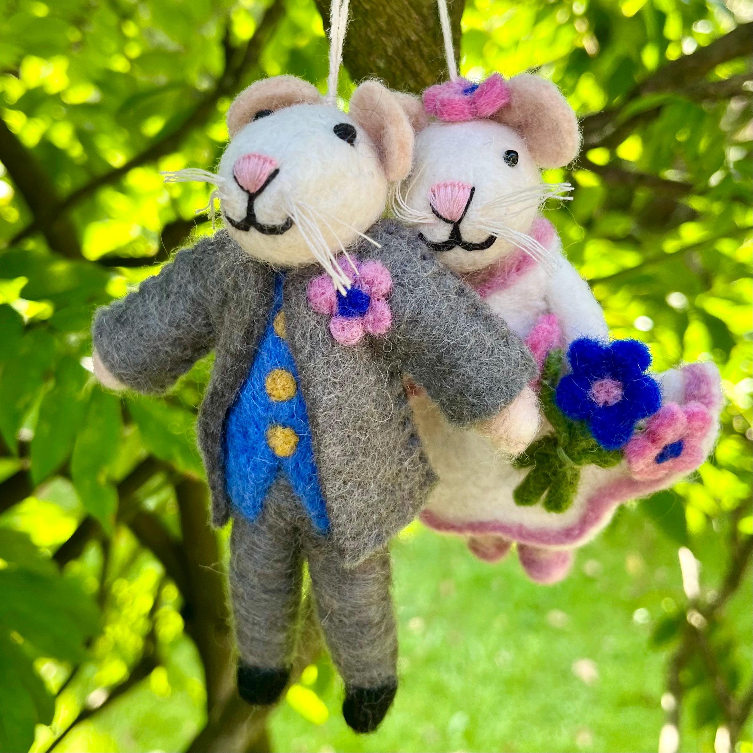 Hand Made Wedding Mice Bride and Groom Gift, Wedding Gift for Bride ...
