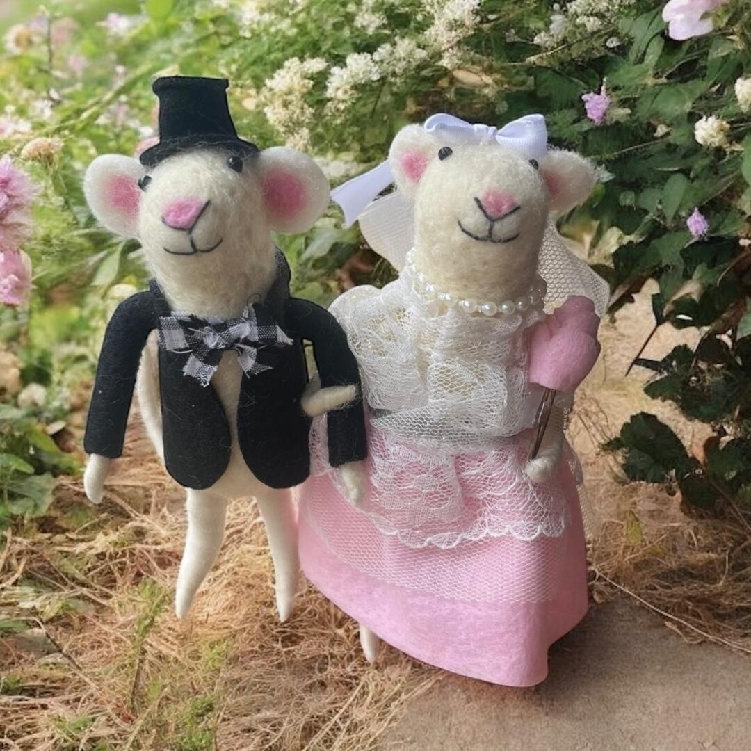 Hand Crafted Bride and Groom Wedding Mice Couple, Bride Shower Gift ...