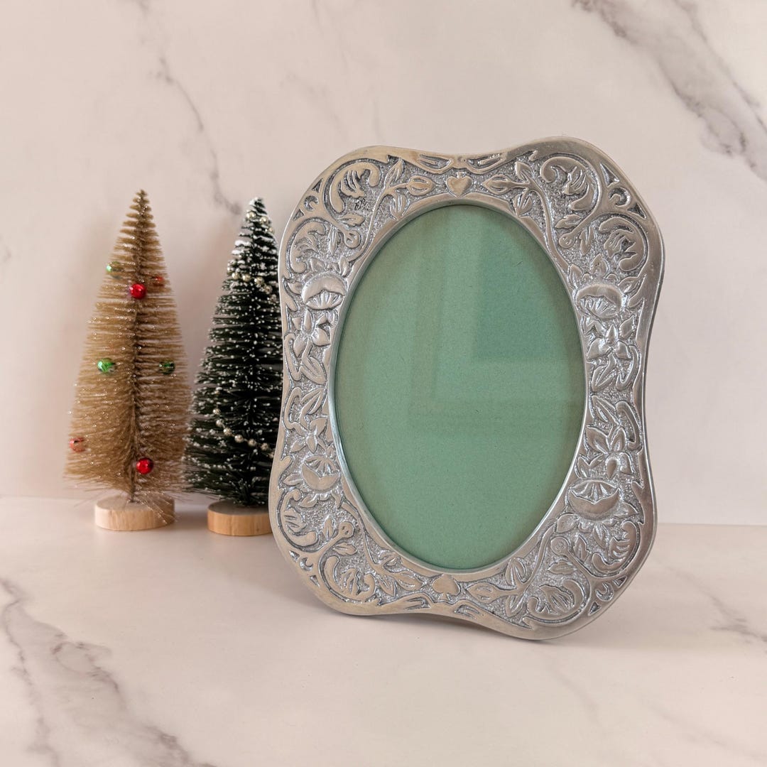Vintage Heavy Silver Metal Picture Frame | 5x7 Oval | Ornate Cast Metal ...