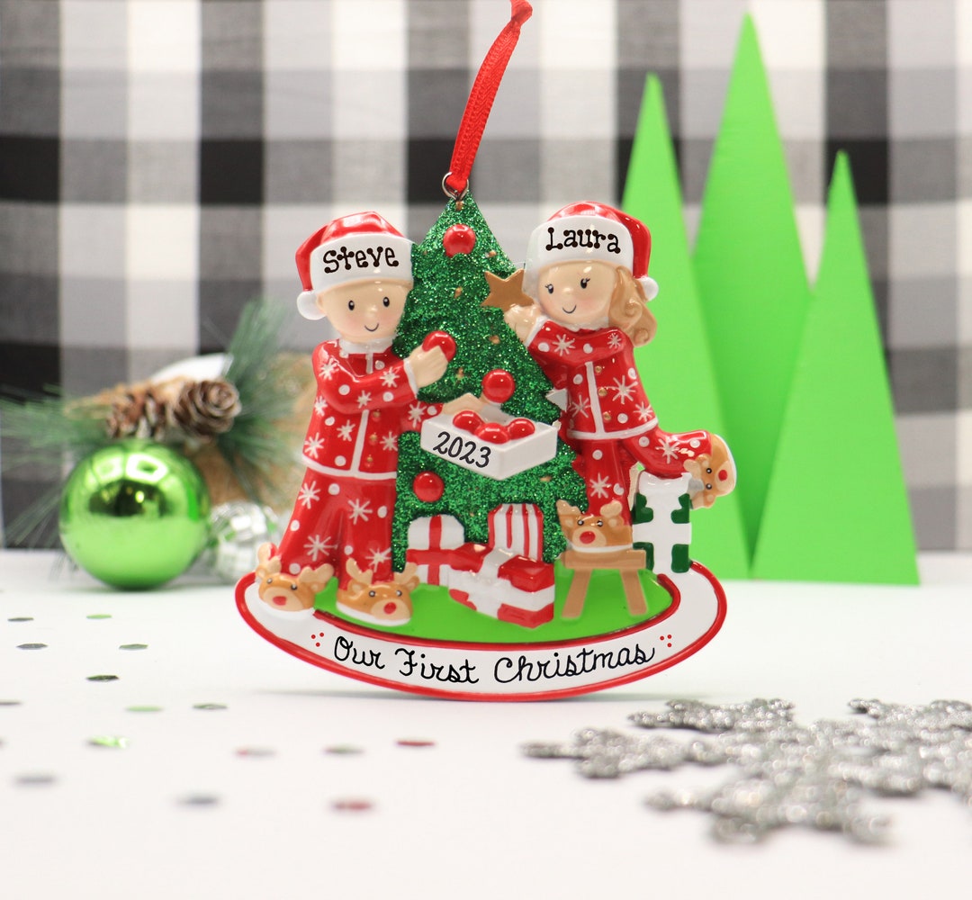 Personalized Couple / Children in Pajamas Decorating Opening Presents ...