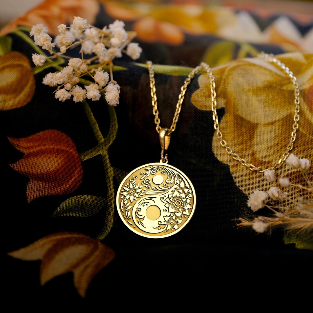 Yin Yang Flower Medallion – Symbol of Balance & Harmony – Gold Silver ...