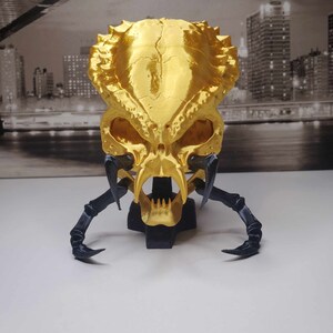 Predator and Xenomorph Alien Skull Model Figurine 3D Printed Large ...