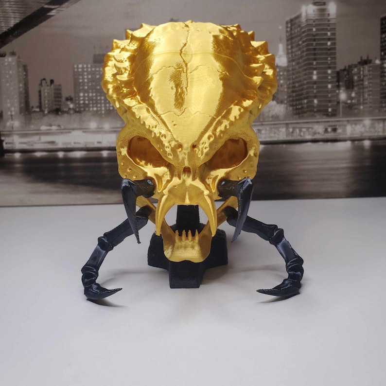 Predator and Xenomorph Alien Skull Model Figurine 3D Printed Large ...