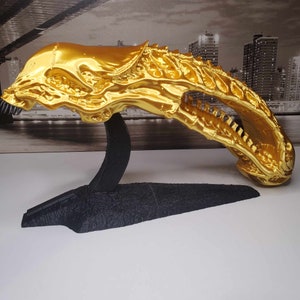 Predator and Xenomorph Alien Skull Model Figurine 3D Printed Large ...