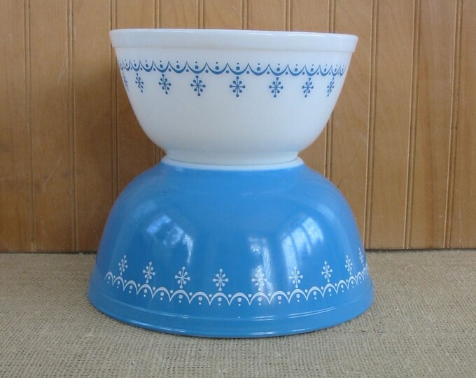 Vintage Pair Pyrex Bowls White Blue Milk Glass - Etsy