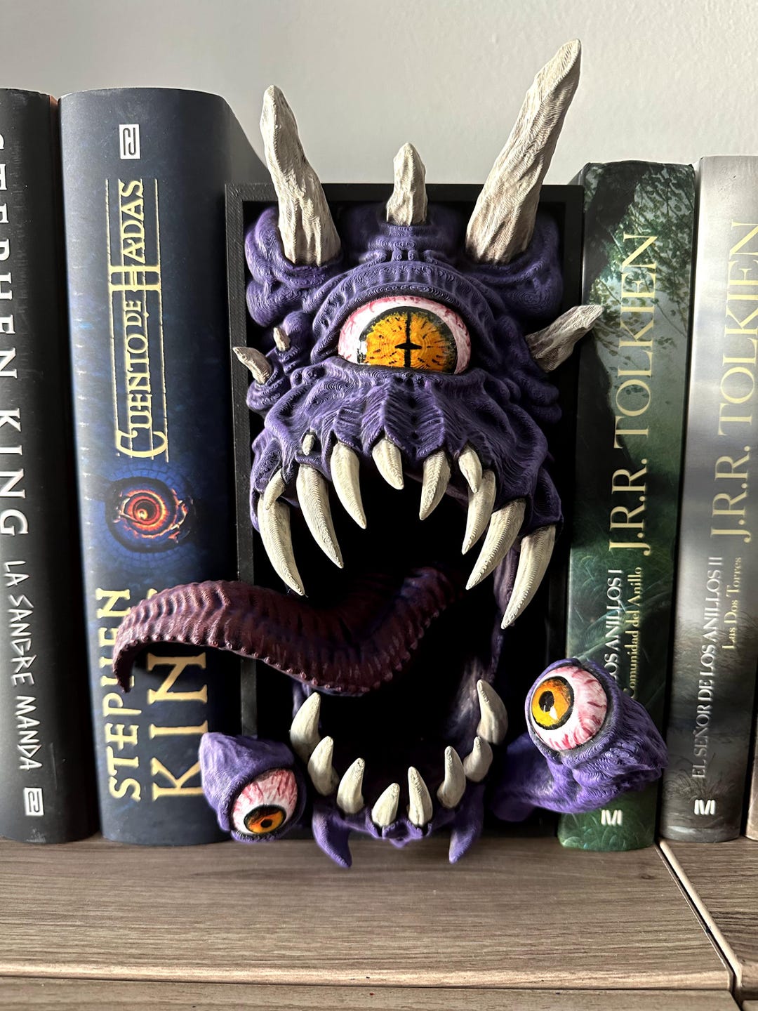 Alien Book Nook Shelf Decor: Hand-painted Sci-fi Gift for Home Library ...