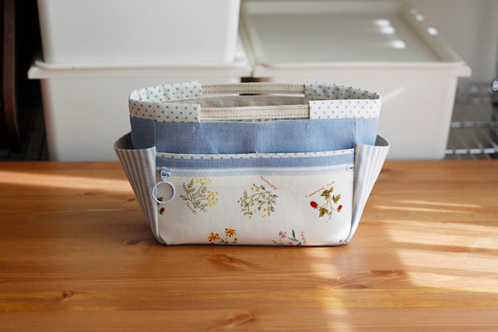 Pattern; Sewing Kit Bag / Flower / English Tutorial for Sewing Kit Bag ...