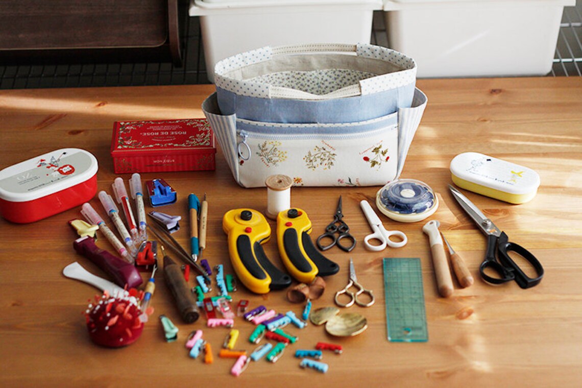 Pattern; Sewing Kit Bag / Flower / English Tutorial for Sewing Kit Bag ...