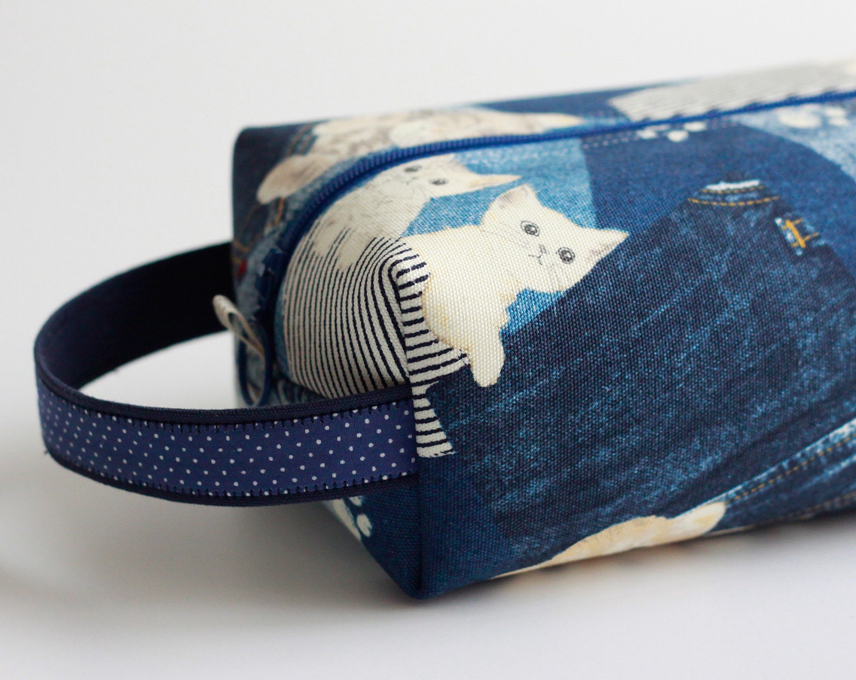 Pattern PDF Tutorial of Zip Bag With a Handle Step-by-step | Etsy