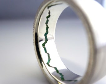 Hidden Stone Wedding Ring - Etsy