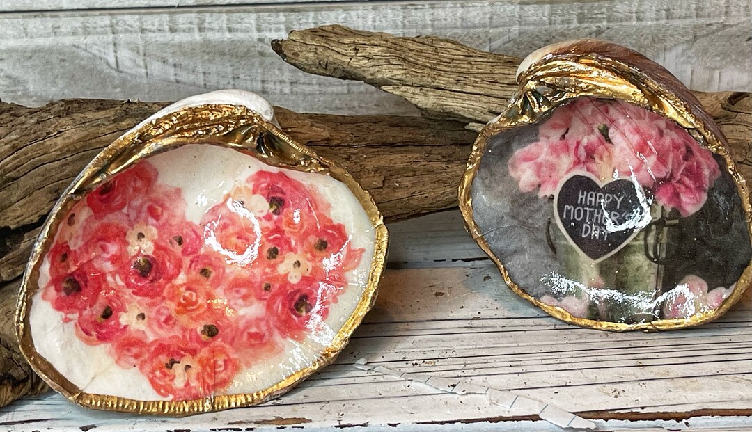 Clam Shell Trinket Dish/ring Dish/decoupaged Clam Shell/mr. & Mrs. Clam ...