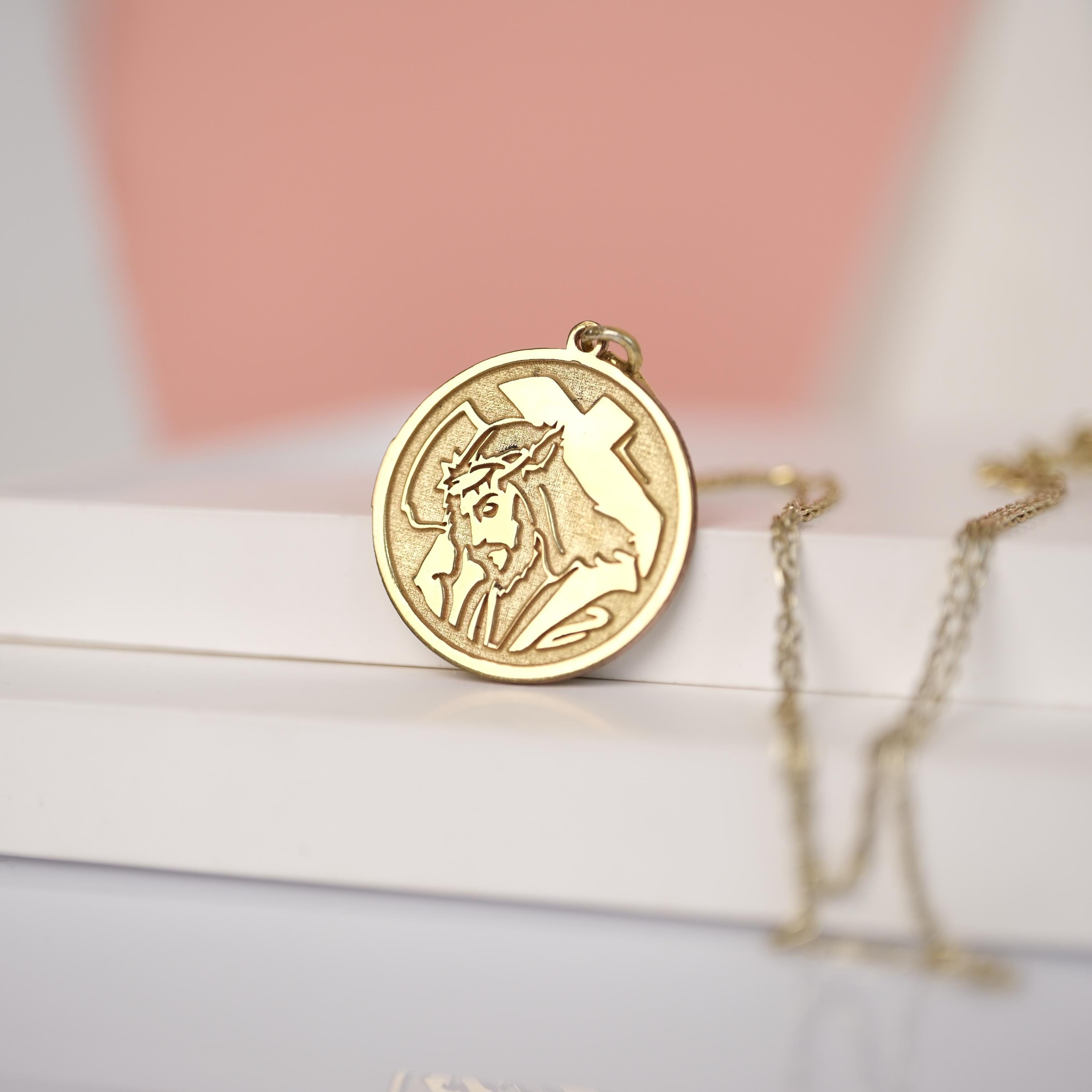 14K Solid Gold Jesus Christ Medallion: Religious Crucifix Pendant ...